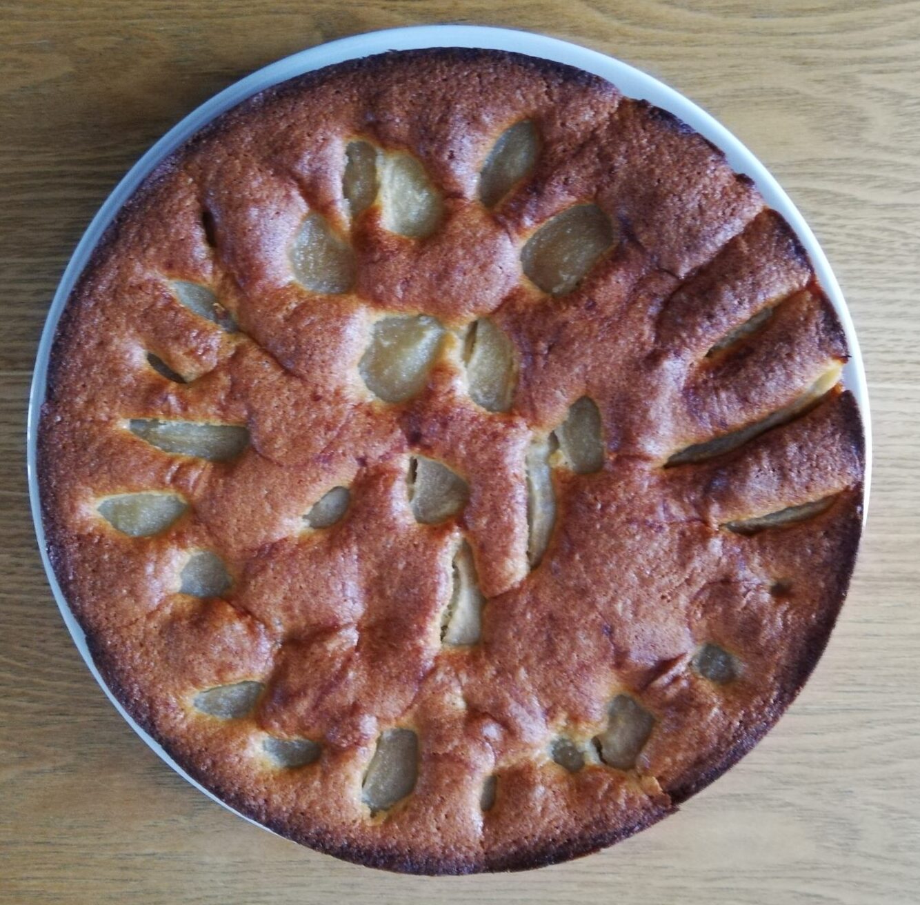 Gâteau aux poires fraîches - Heureux en cuisine